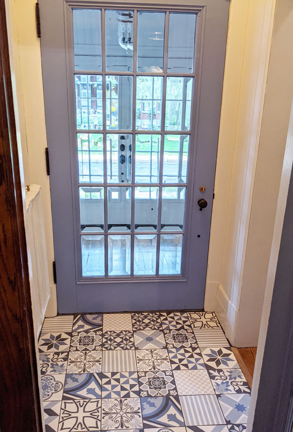 Craftsman Home; Entryway Vestibule Design in Montreal West - Versa ...